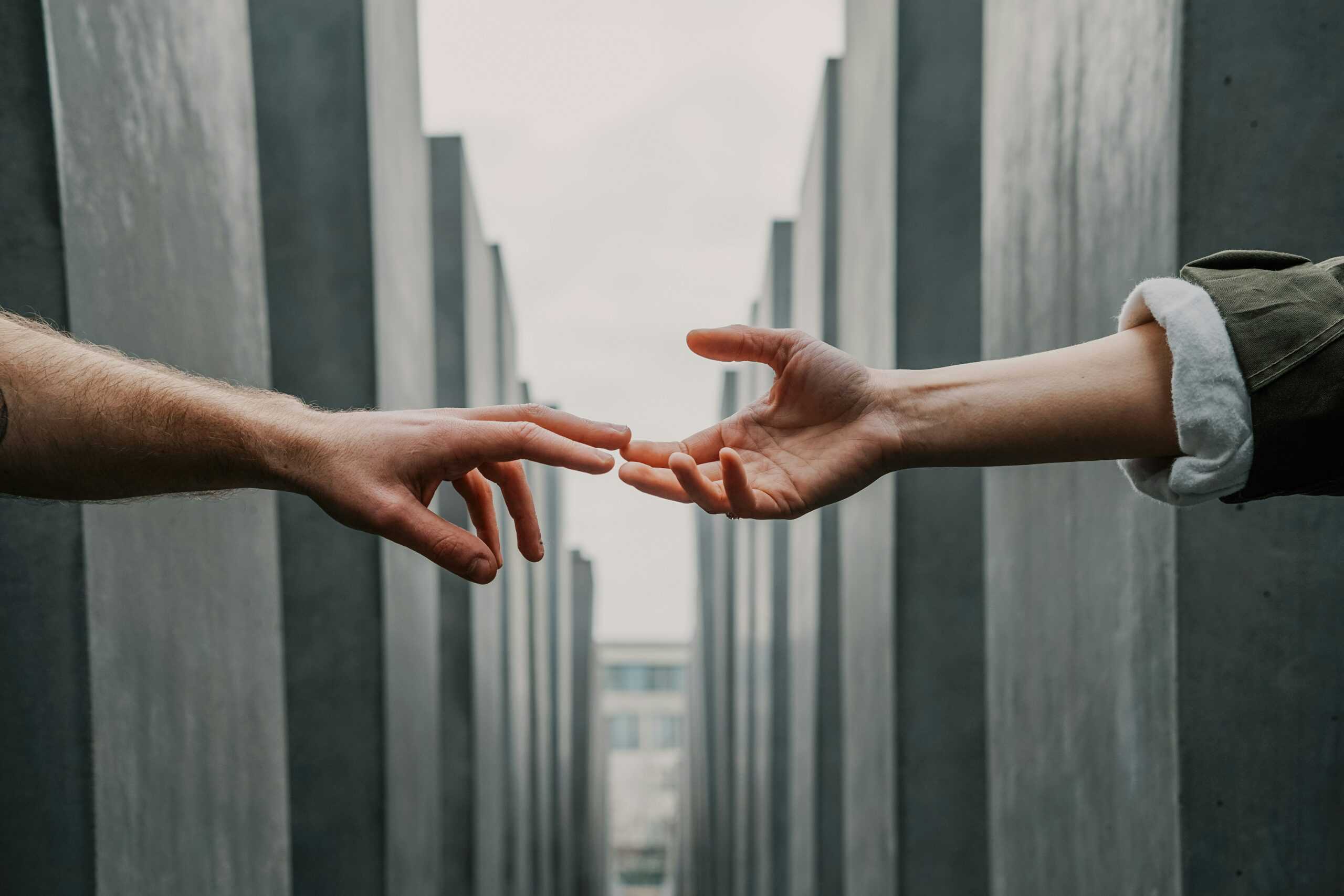 How Your Business Wins Help Others Thrive – HireSmart Virtual Employees